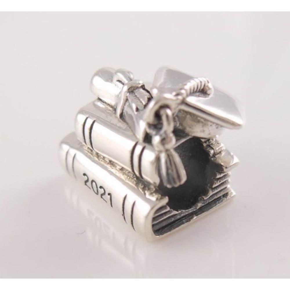 Graduation Cap Books Scroll 2021 Genuine Pandora Char… - Gem